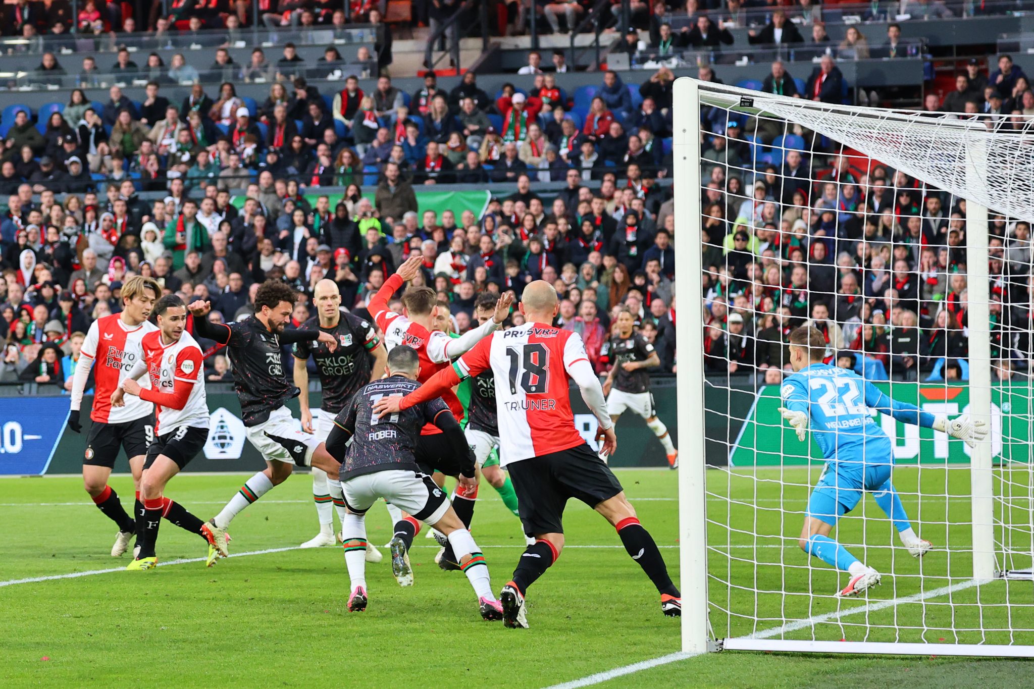 Feyenoord wil zelfvertrouwen kweken bij NEC: "Komt in kleine stapjes"